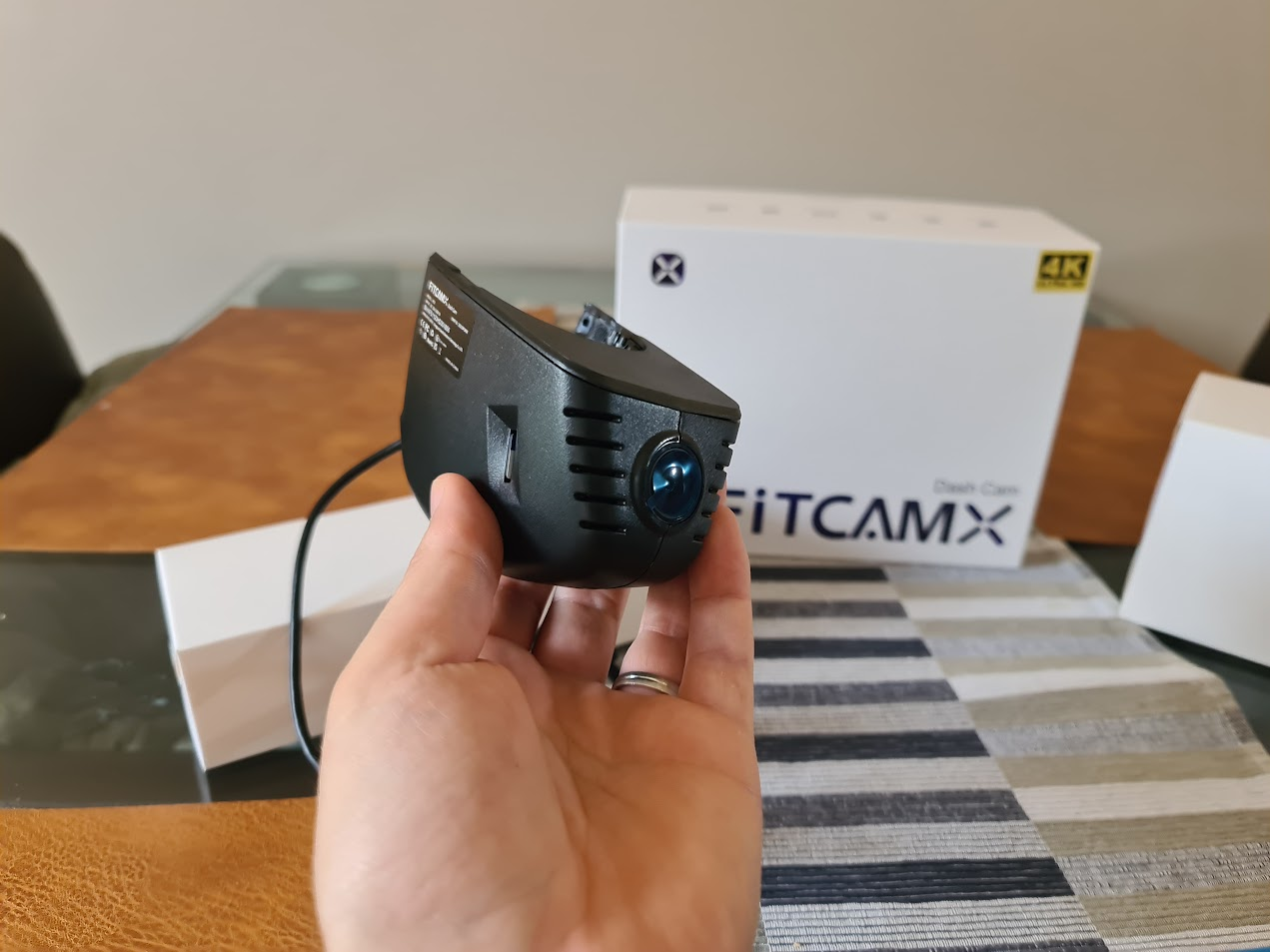 FitCamX : Une dashcam à l’intégration parfaite - AutoDomo