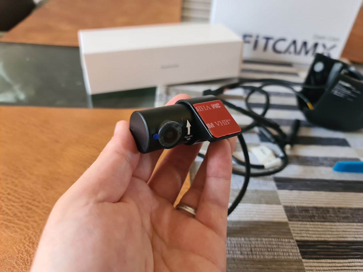 FitCamX : Une dashcam à l’intégration parfaite - AutoDomo